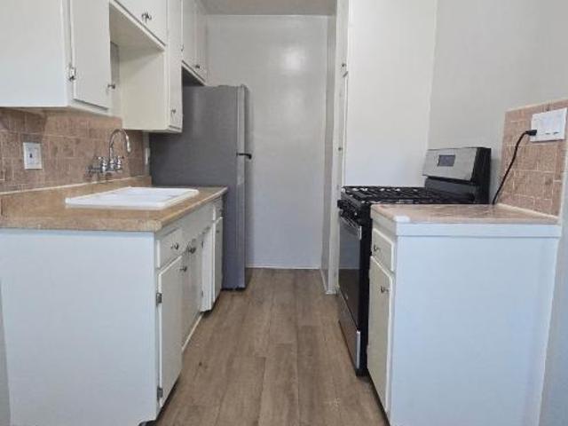 2 Br, 1 bath, Condo 516 N Mar Vista Ave