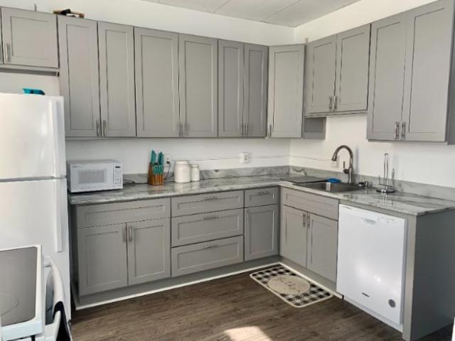 2 Br, 1 bath, Condo 516 W Park St