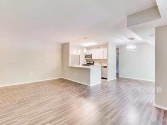 2 Br, 1 bath, Condo 5200 Crossfield Ct