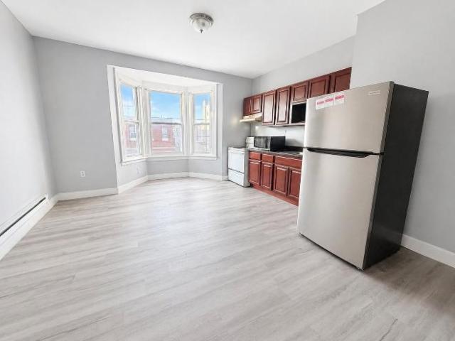 2 Br, 1 bath, Condo 5210 Master St