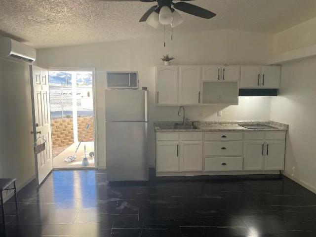 2 Br, 1 bath, Condo 521 Hoyt Street