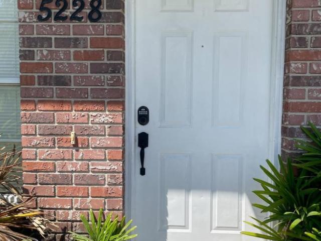 2 Br, 1 bath, Condo 5228 Bogdonoff Dr