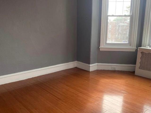 2 Br, 1 bath, Condo 5234 Jackson St