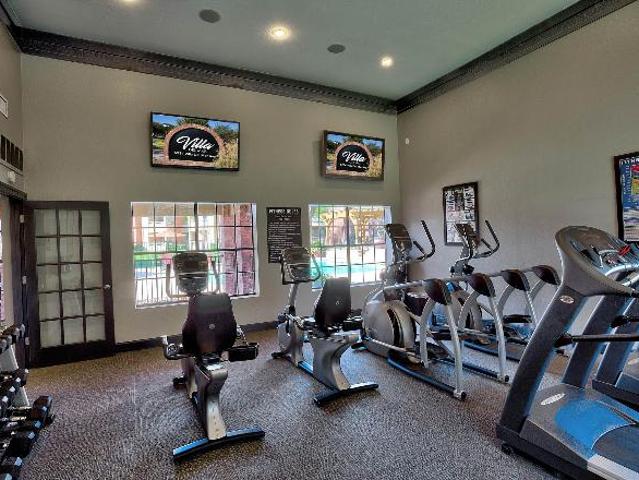 2 Br, 1 bath, Condo 5234 Villa Del Mar Ave