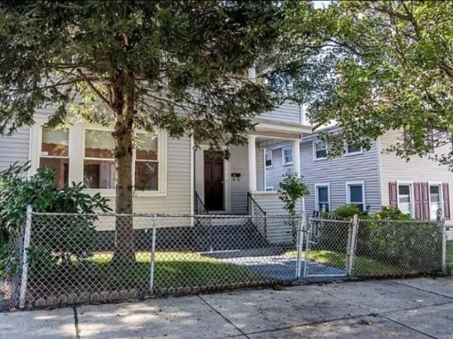 2 Br, 1 bath, Condo 52 Dunnell Avenue