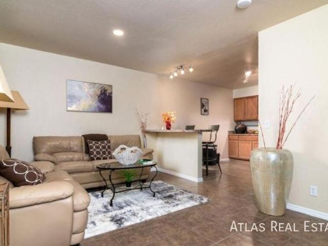 2 Br, 1 bath, Condo 530 W La Jolla Drive