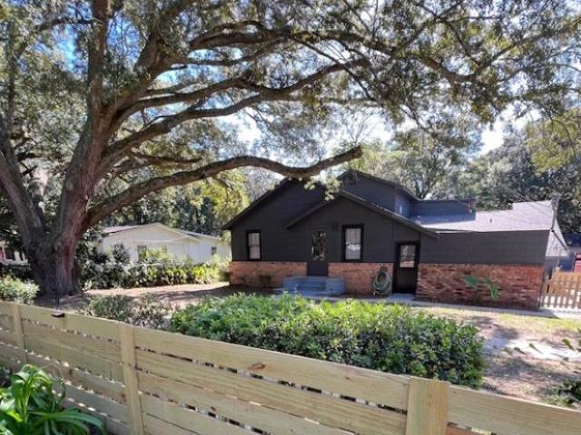 2 Br, 1 bath, Condo 531 Ditmar St