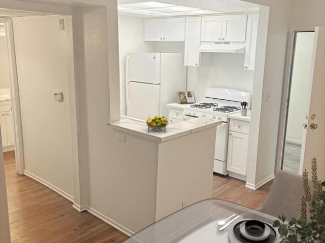 2 Br, 1 bath, Condo 531 S Park View St