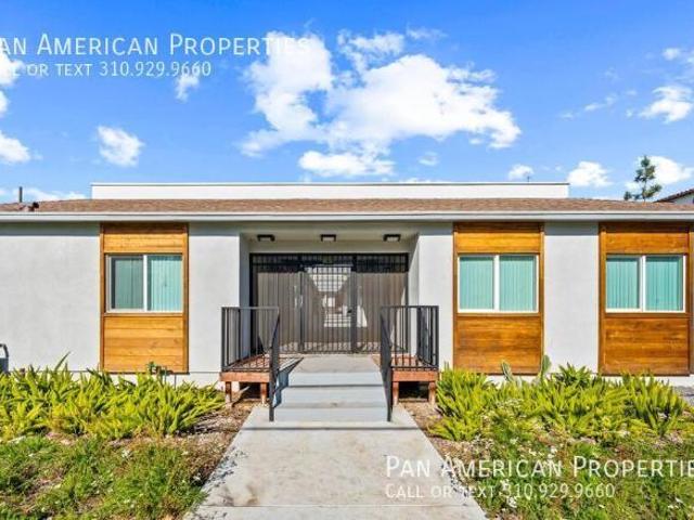 2 Br, 1 bath, Condo 533 E Washington Ave