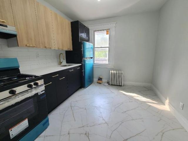 2 Br, 1 bath, Condo 539 Scotland Rd