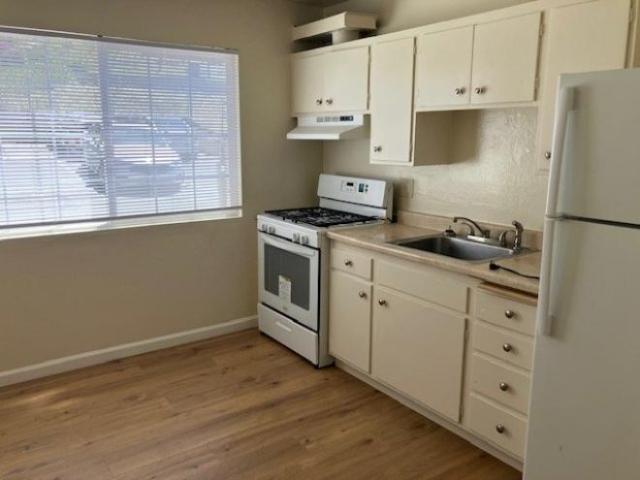 2 Br, 1 bath, Condo 5405 Morrow Drive #8