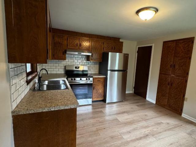 2 Br, 1 bath, Condo 5426 Spring Road