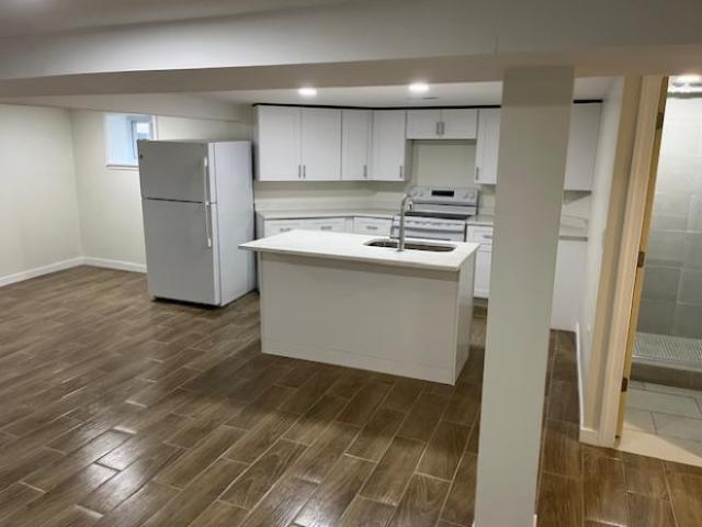 2 Br, 1 bath, Condo 5433 W Eddy