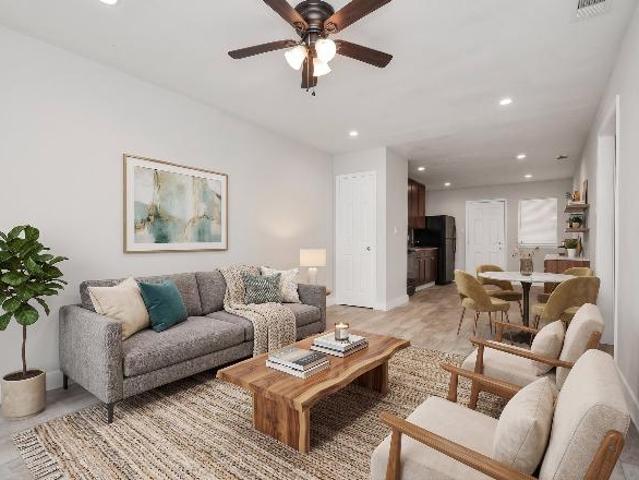 2 Br, 1 bath, Condo 5457 Pardee St