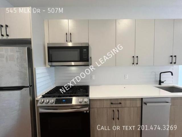 2 Br, 1 bath, Condo 545 Mlk Dr