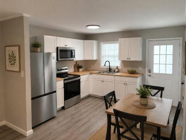 2 Br, 1 bath, Condo 5508 Wrenn Drive