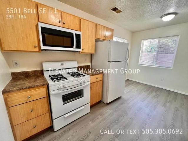2 Br, 1 bath, Condo 5501 Bell SE