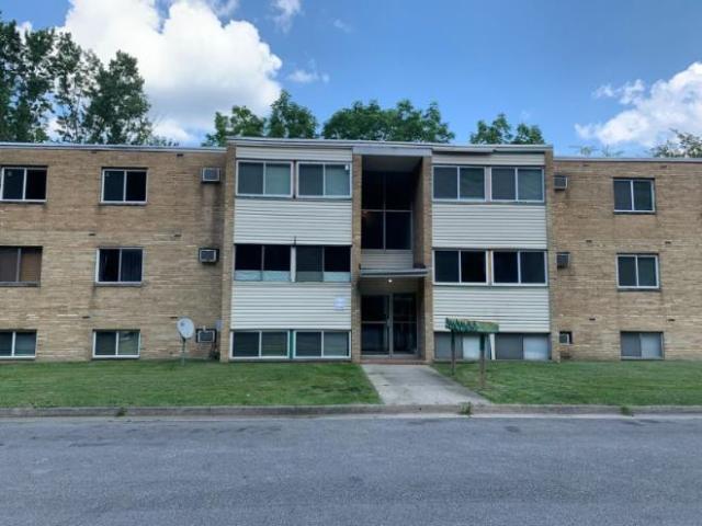 2 Br, 1 bath, Condo 554 West Avenue