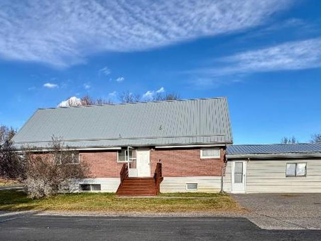 2 Br, 1 bath, Condo 555 4th Ave E