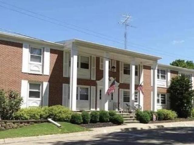 2 Br, 1 bath, Condo 555 N Pearl St A5