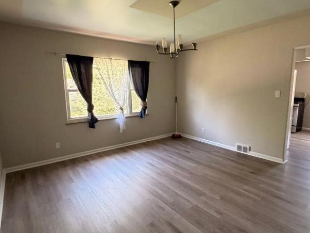 2 Br, 1 bath, Condo 556 Madera Ave