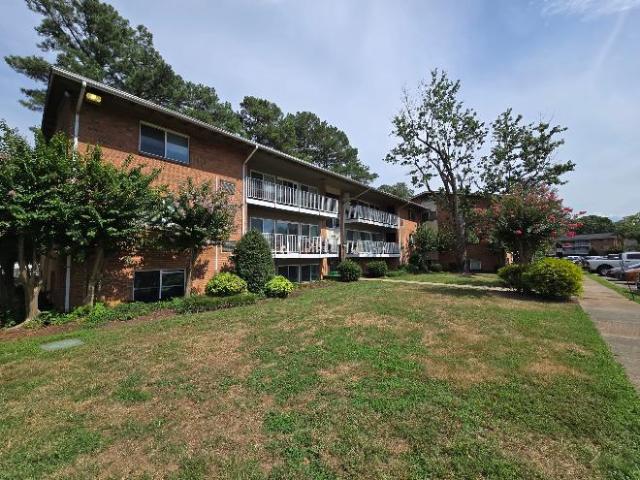 2 Br, 1 bath, Condo 5606 Crenshaw Rd