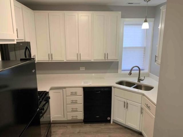 2 Br, 1 bath, Condo 5607 S Throop St
