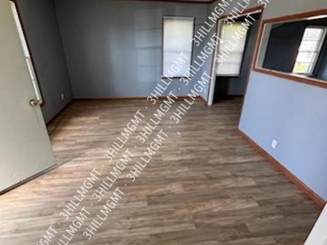 2 Br, 1 bath, Condo 5600 W Kilgore Avenue