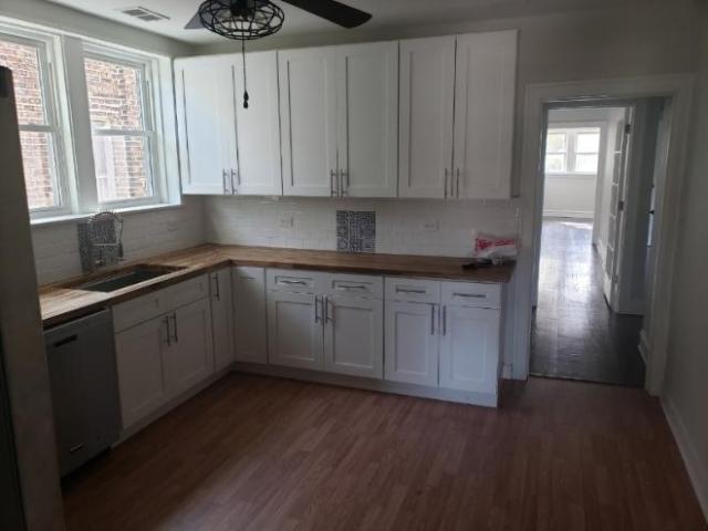 2 Br, 1 bath, Condo 5648 W Goodman St