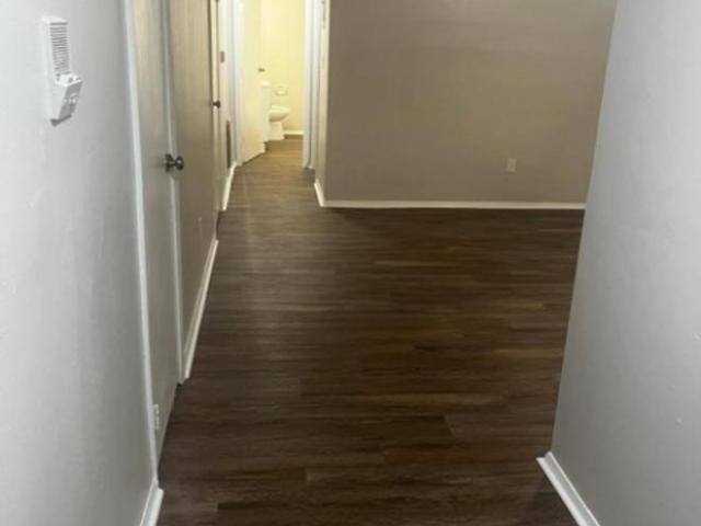 2 Br, 1 bath, Condo 566 Glenwood Ave