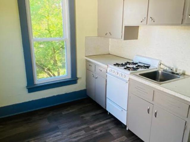 2 Br, 1 bath, Condo 567 E Bowman St