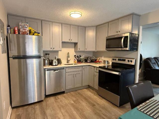 2 Br, 1 bath, Condo 56 Seymour St
