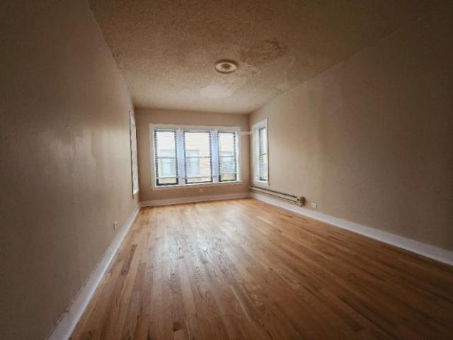 2 Br, 1 bath, Condo 5708 W Race Ave
