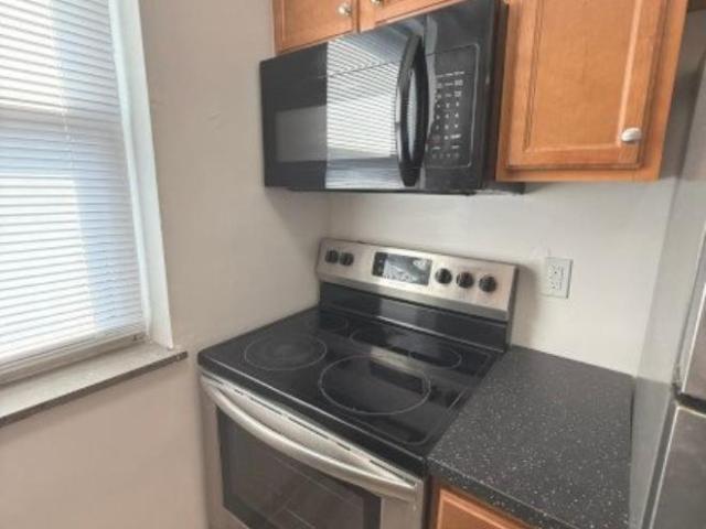 2 Br, 1 bath, Condo 5710 Phillips Avenue