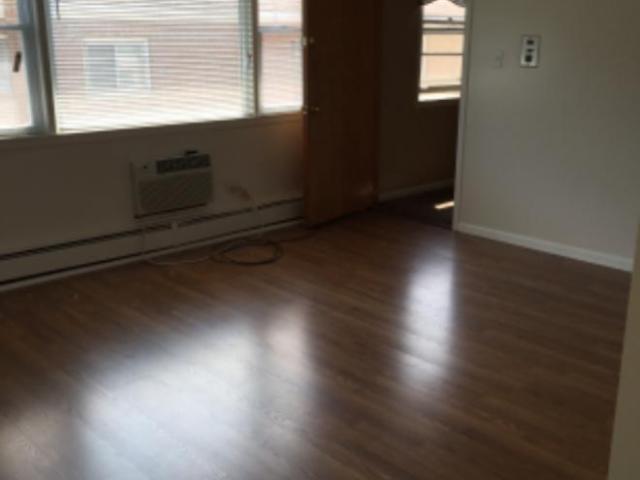 2 Br, 1 bath, Condo 5712 W Park Ave