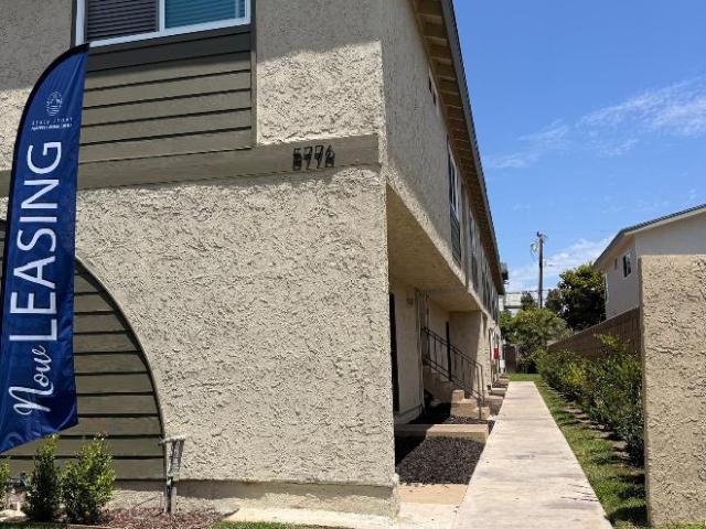 2 Br, 1 bath, Condo 5776 Rostrata Ave