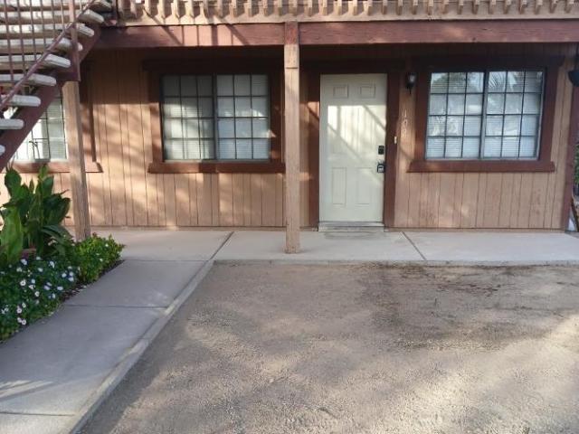 2 Br, 1 bath, Condo 578 W 18th Ave
