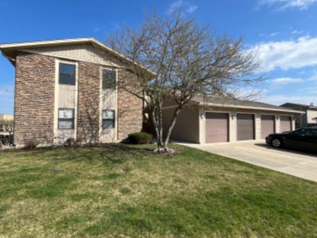 2 Br, 1 bath, Condo 5820 Wilshire Ct
