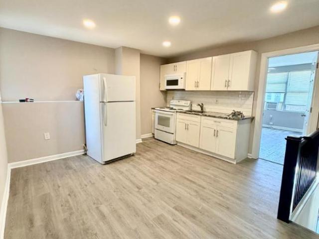 2 Br, 1 bath, Condo 5821 Theodore St