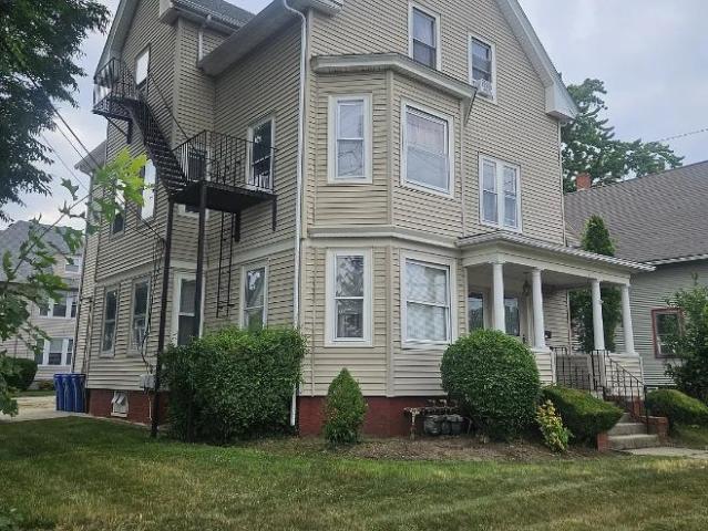 2 Br, 1 bath, Condo 583 Pontiac Ave