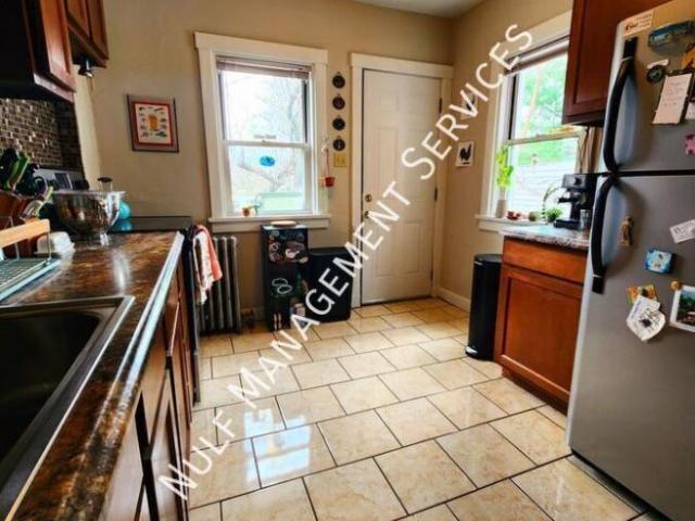 2 Br, 1 bath, Condo 5846 Burchfield Avenue