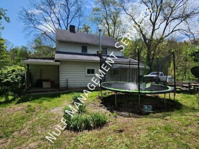 2 Br, 1 bath, Condo 5855 Grant Street
