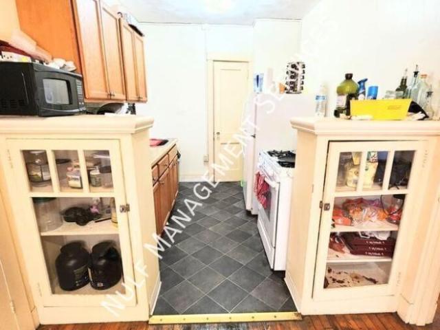 2 Br, 1 bath, Condo 5862 Forbes Avenue