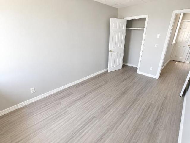 2 Br, 1 bath, Condo 587 N 6th St
