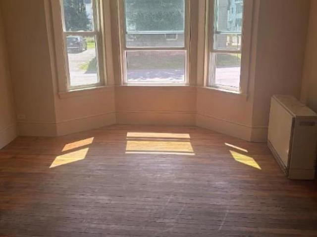 2 Br, 1 bath, Condo 58 Falmouth St