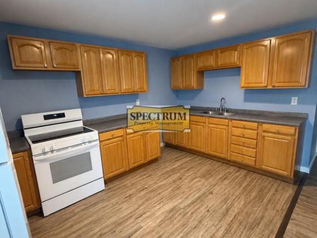 2 Br, 1 bath, Condo 58 Greenwood Ave
