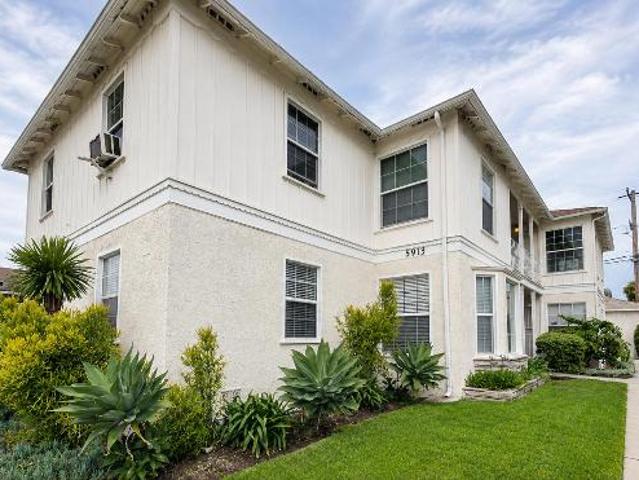 2 Br, 1 bath, Condo 5913 Overhill Dr