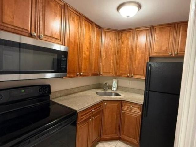2 Br, 1 bath, Condo 5972 Nw 19th Street
