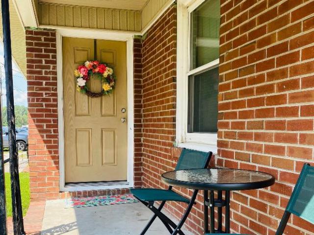 2 Br, 1 bath, Condo 597 S 7th St