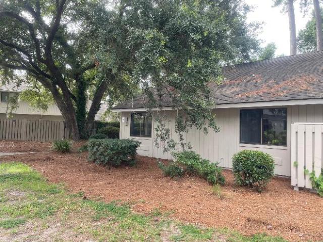 2 Br, 1 bath, Condo 5 Gum Tree Rd